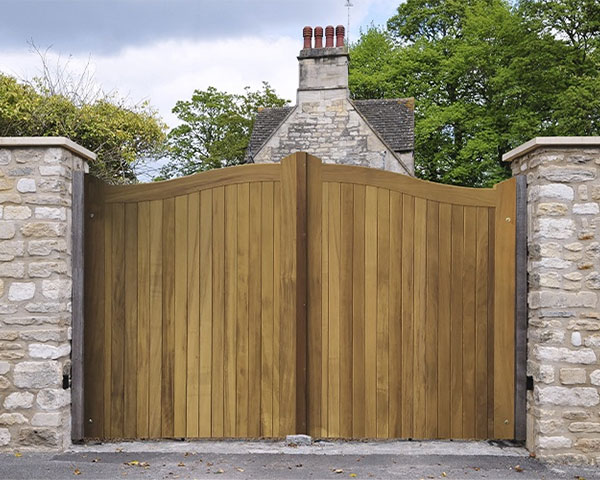 Swept Top Manor Bespoke Gate - Offers Privacy and Security